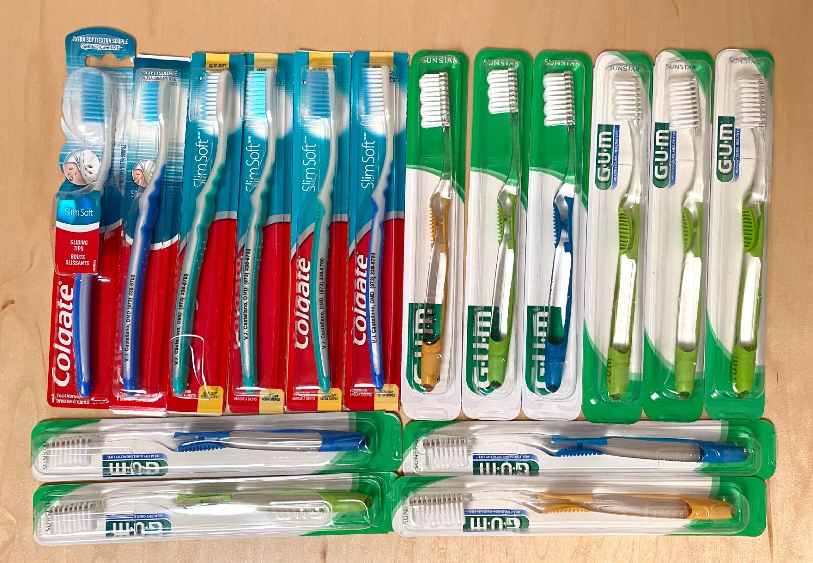 *NEW* Lot of 16 ToothBrushes, GUM & Colgate, Soft Bristles, Full ...