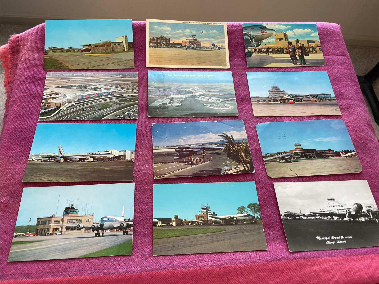 mixed US Airlines props/jets at US Airports 40s-60s era postcards lot ...