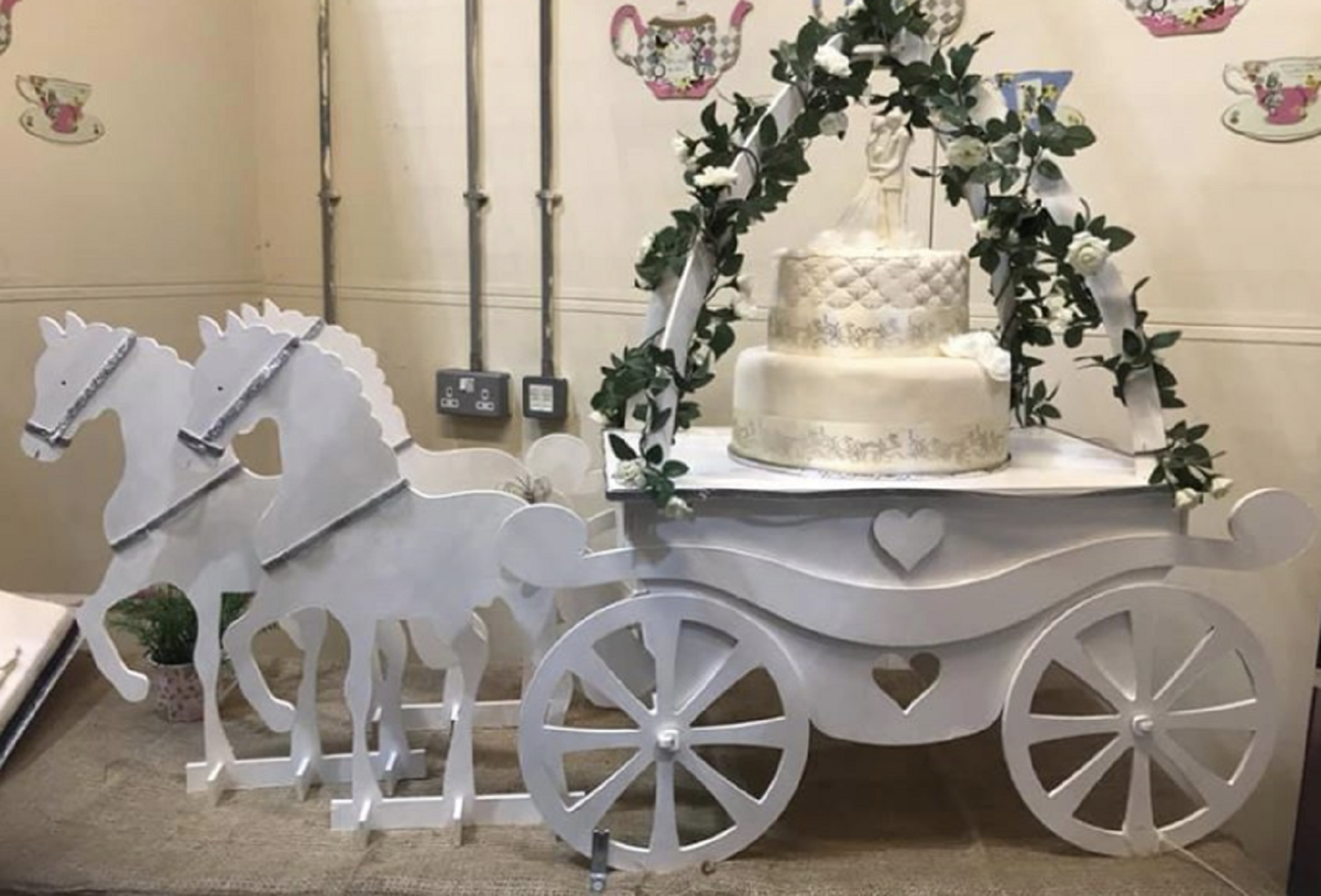 White Horse And Carriage Cake Holder Princess Carriage Rice Krispie