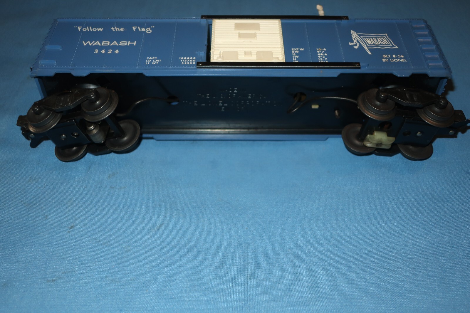 Lionel #3424 Operating Brakeman Car with #3424-100 Low Bridge Signal ...