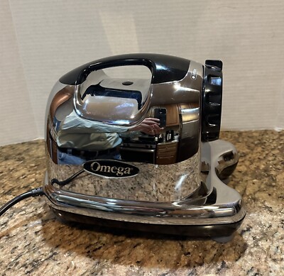 Omega 8006 Juicer Fruit & Vegetable Slow Masticating Extractor (MOTOR ...