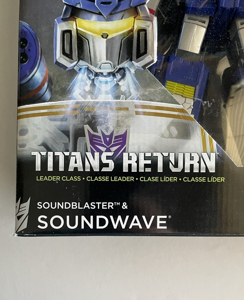 Hasbro Transformers Generations Titans Return Soundwave & Soundblaster ...