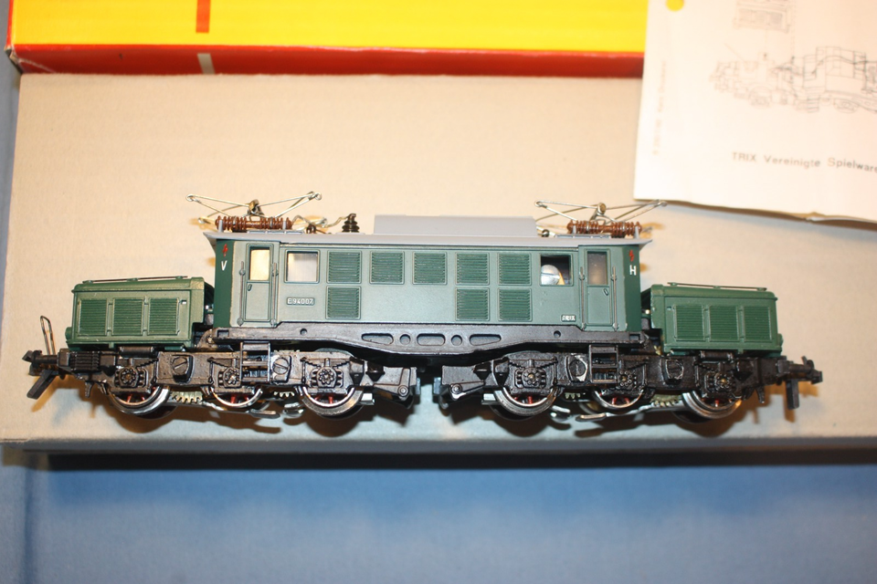 German 'Trix Express' Crocodile Electric Type Locomotive #230-HO scale ...