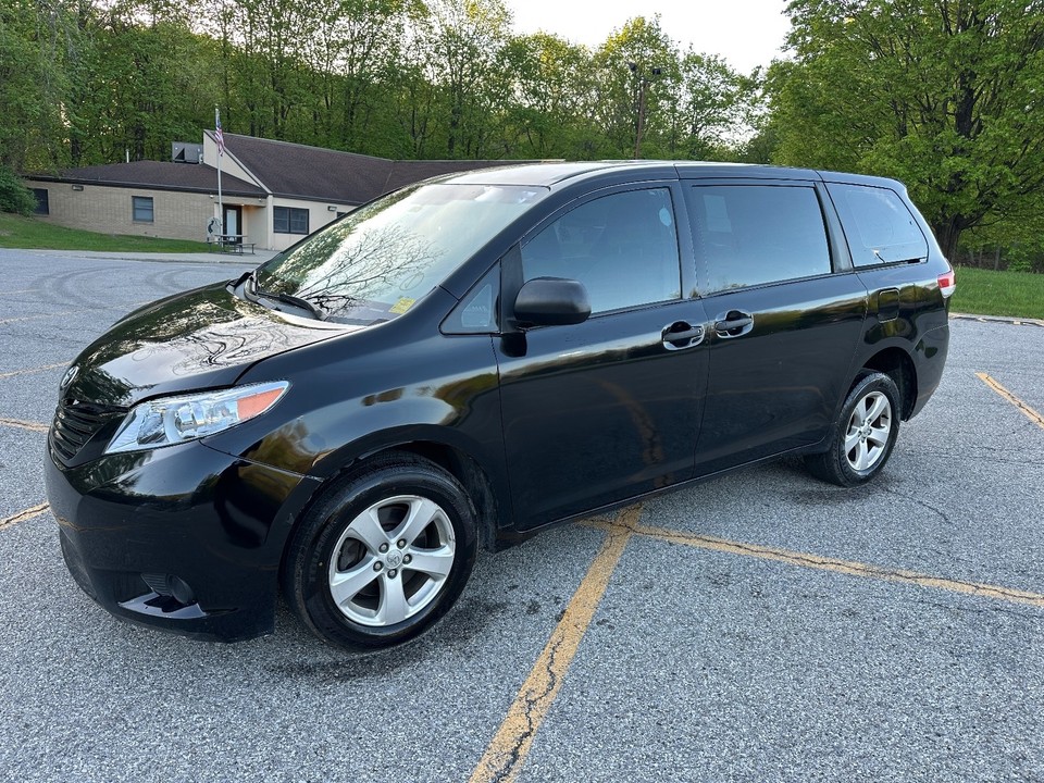 2014 Toyota Sienna Wheelchair Accessible Minivan Handicap Van WAV | eBay