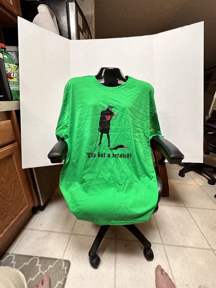 3xl Novelty Tee “Tiz But A Scratch “ Green, Black Monty Pythons Flying ...