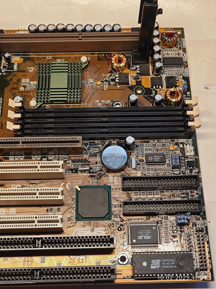 Premium Slot 1 AT Motherboard ASUS P2B-B Rev 1.01 (440BX) + 256 MB RAM ...
