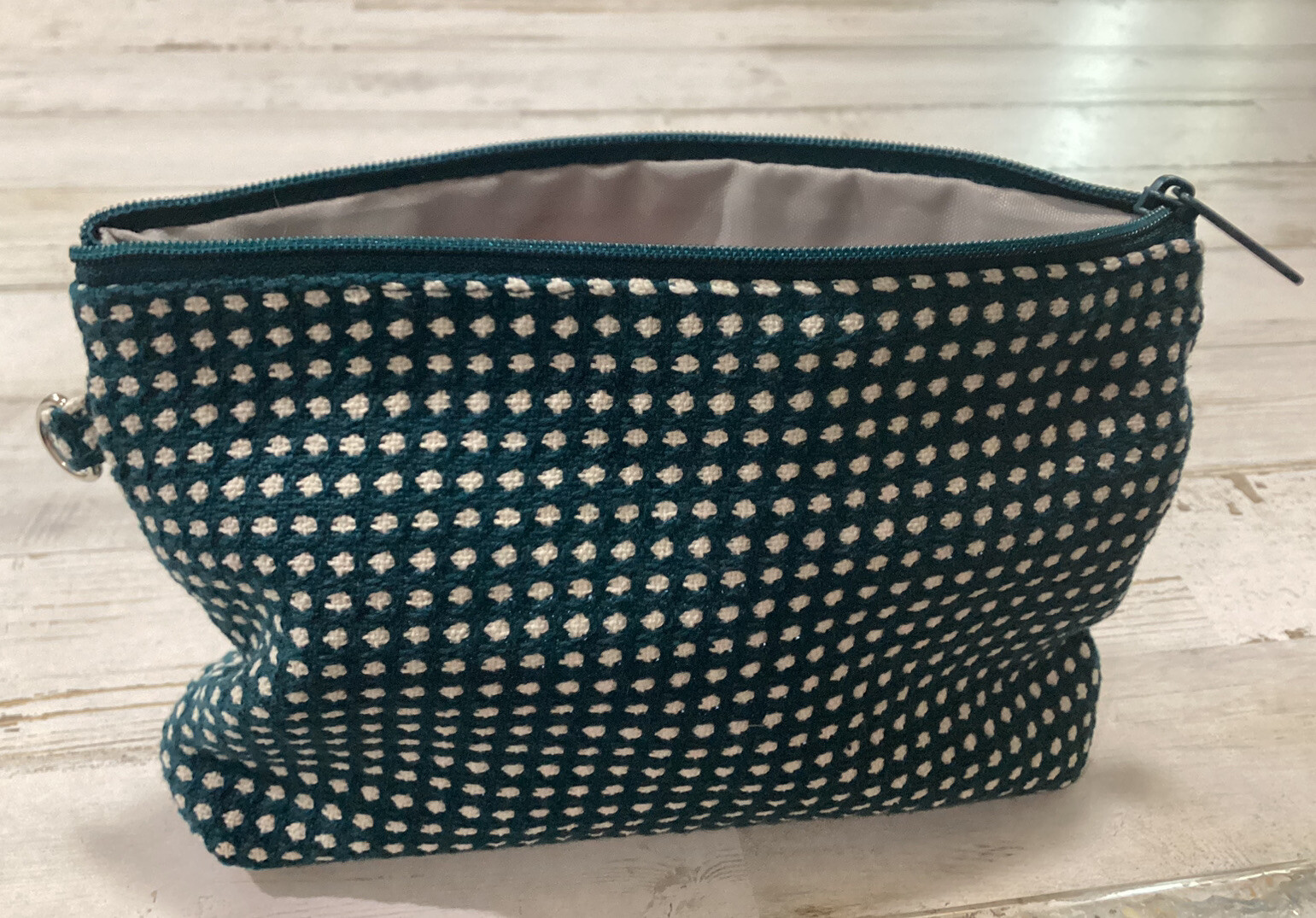 Thirty One Mini Zipper Pouches, 2 New, 7-3/4”x5-3/4” Dotty Weave & Deco ...