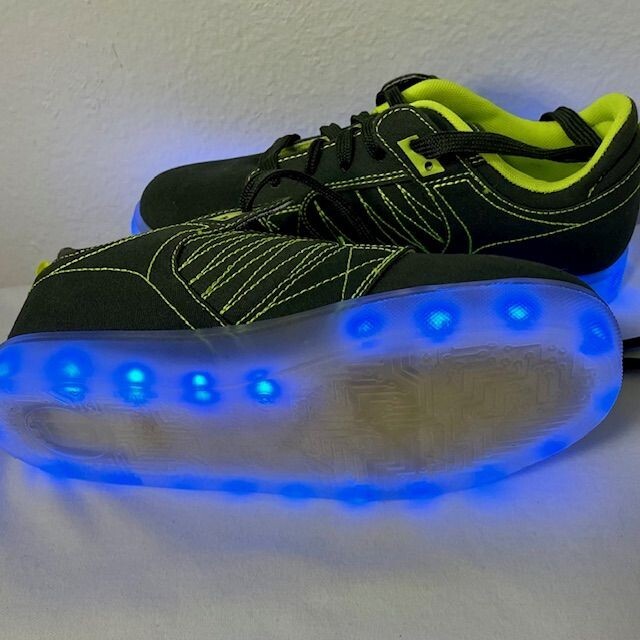Flashing Lights Sneakers Big Kids 4 Good Condition Charcoal Gray with ...