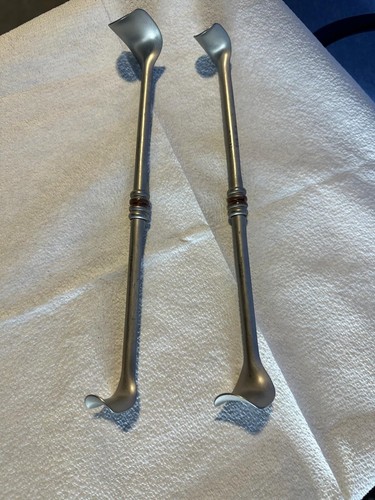 V. Mueller SU3490-001 SU3490-002 Richardson Eastman Dual End Retractors ...