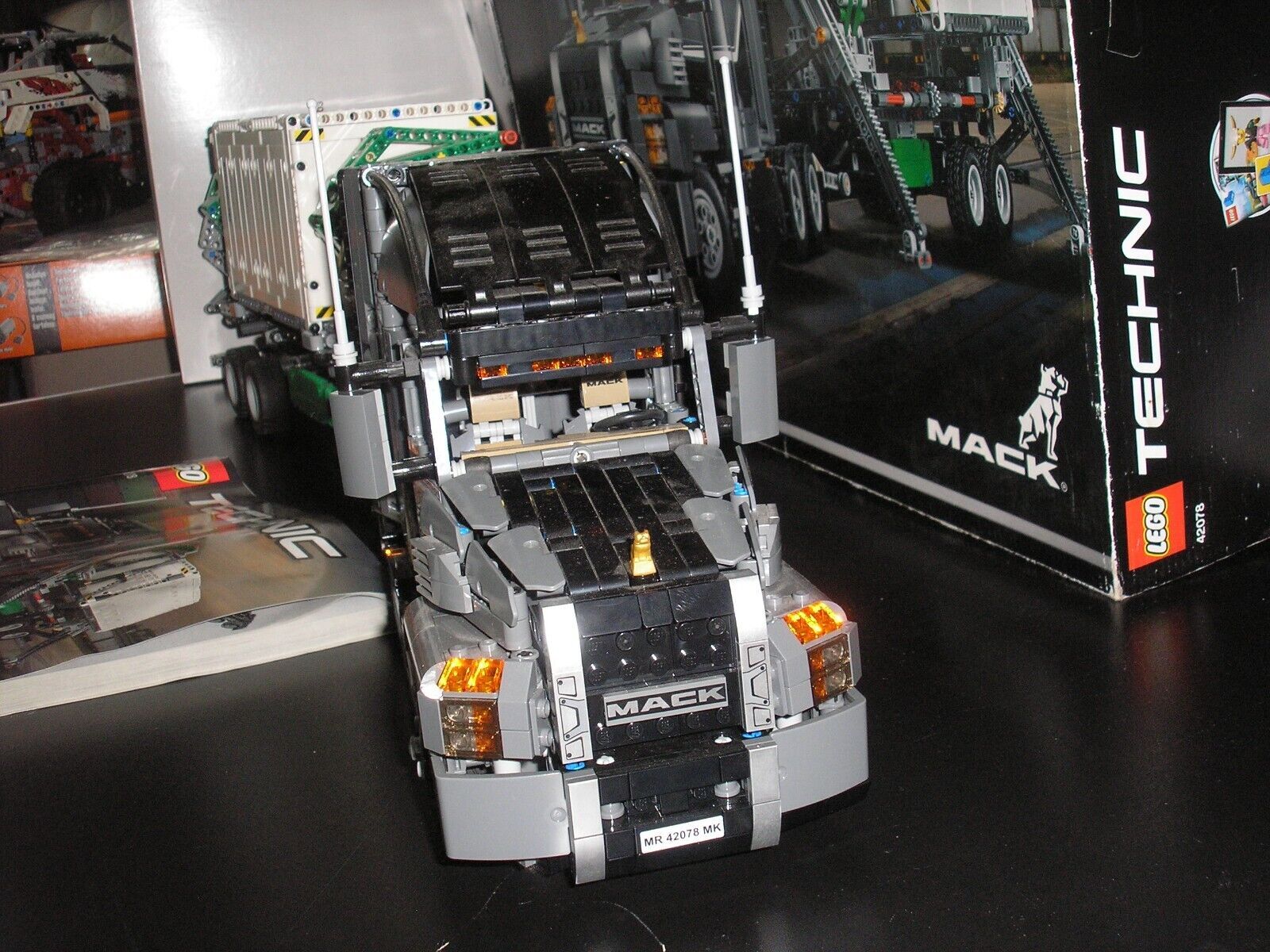 LEGO Technic 42078 Mack Anthem with instructions, boxed, RARE ...