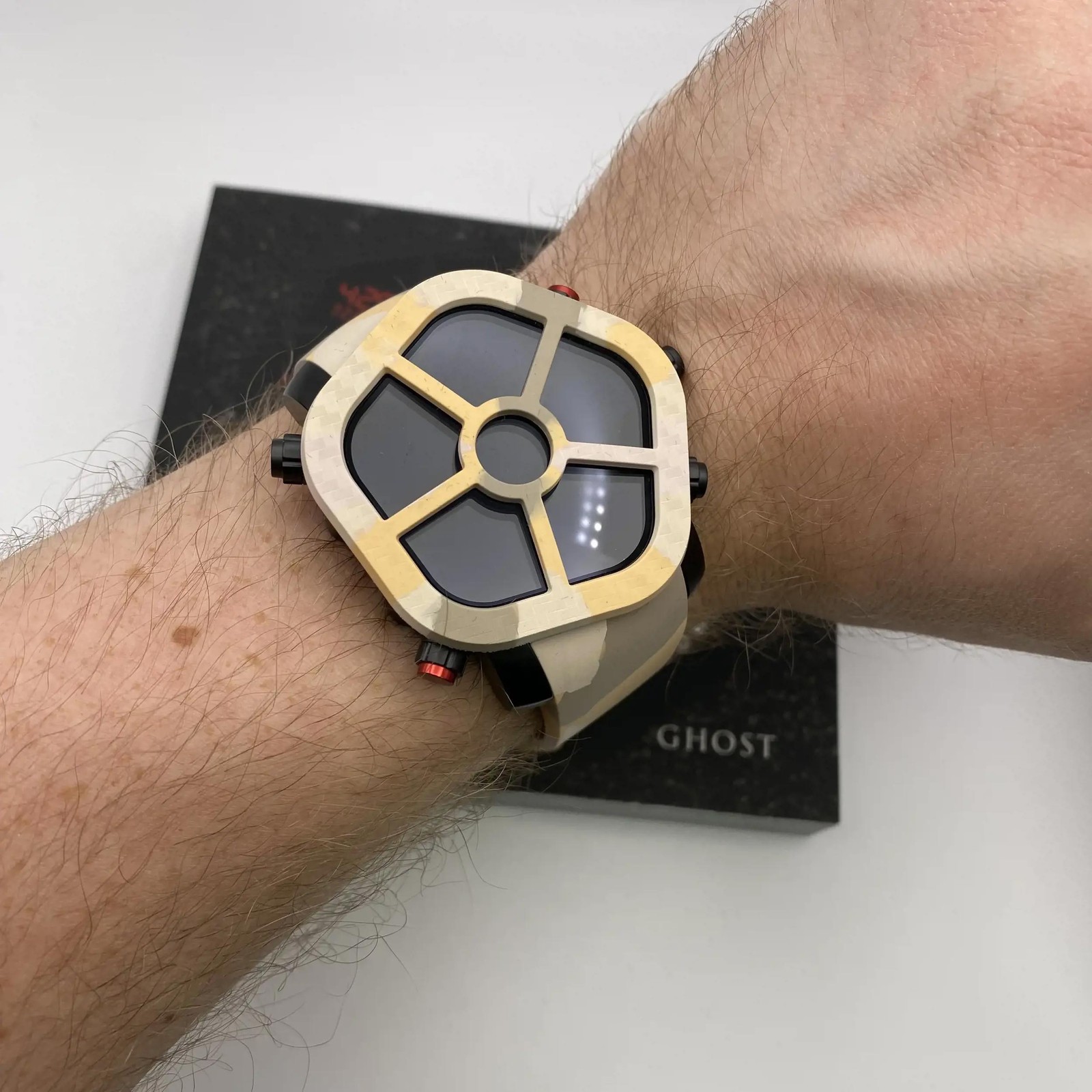 Jacob & Co. Ghost Carbon Bezel Camouflage Quartz Mens Watch GH100.11.NS ...
