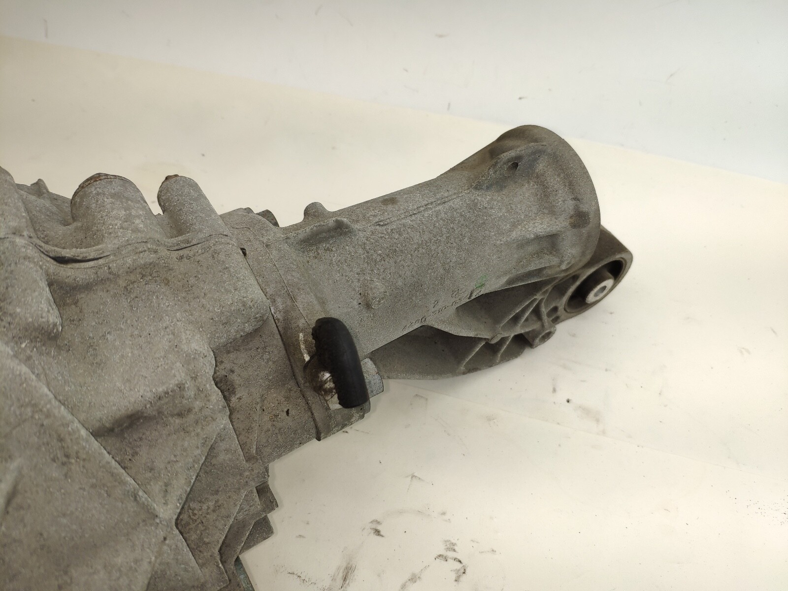 Mercedes W251 W164 R350 ML350 Front Differential Axle Housing ...