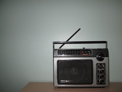 General Electric Portable AM/FM Long Range GE Super Radio 7-2880B SR1 ...