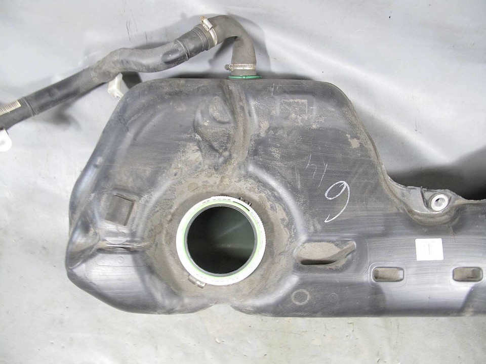 BMW E82 E88 1-Series Factory Plastic Gas Fuel Tank w Fill Spout 2008 ...