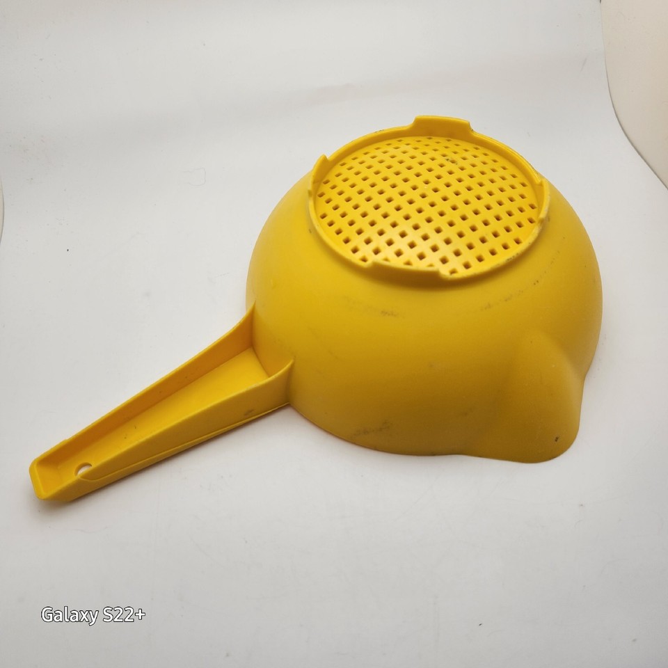 Tupperware Yellow Strainer Colander One Quart Double Spout Handle ...