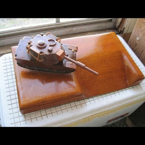 Display Decoration Wooden Tank Model on Felt Bottom Ramp Base Desk ...