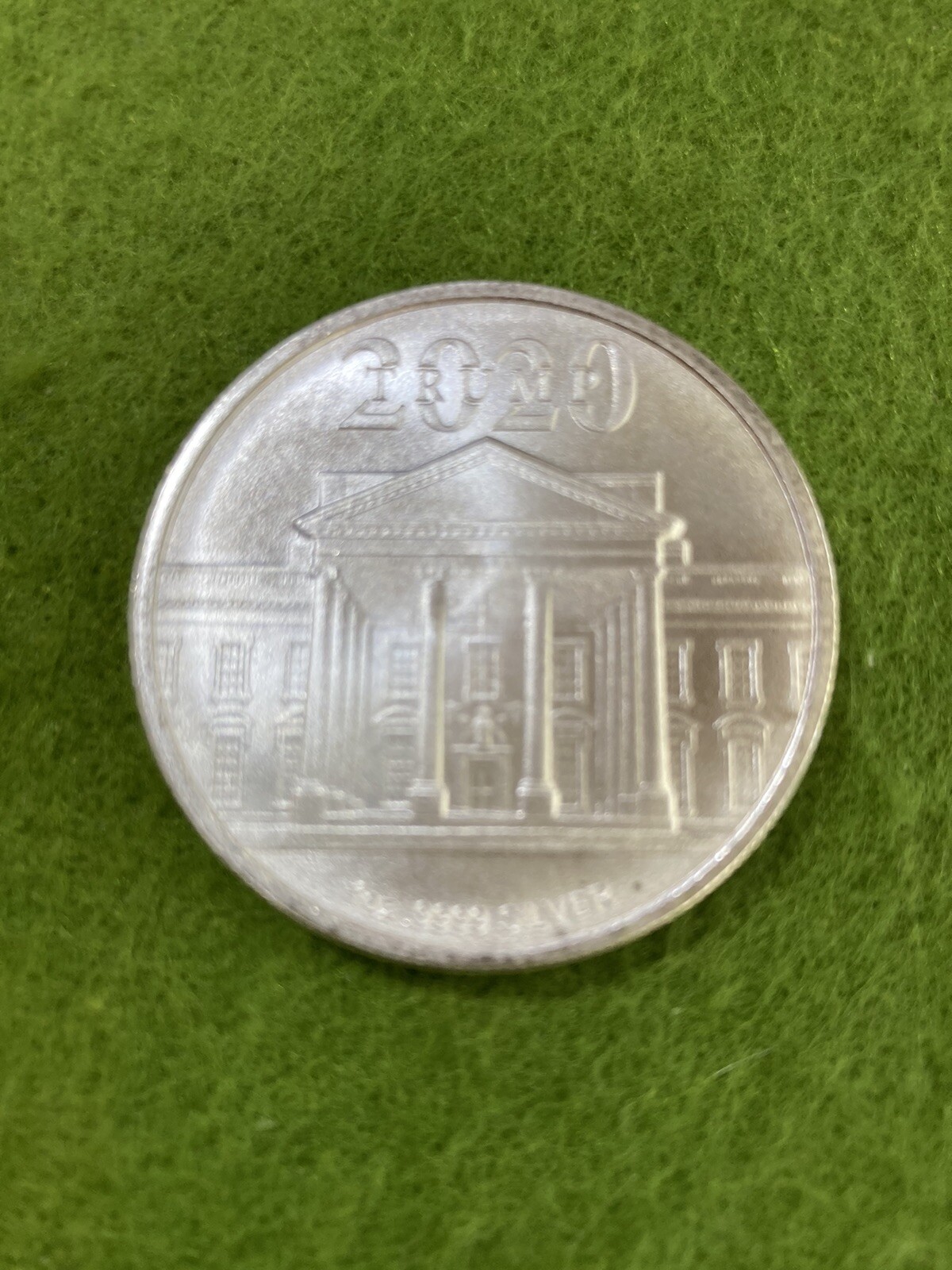 DONALD TRUMP Silver Coin 1 OZ SILVER .9999 COIN 2020 PRESIDENT Donald J ...