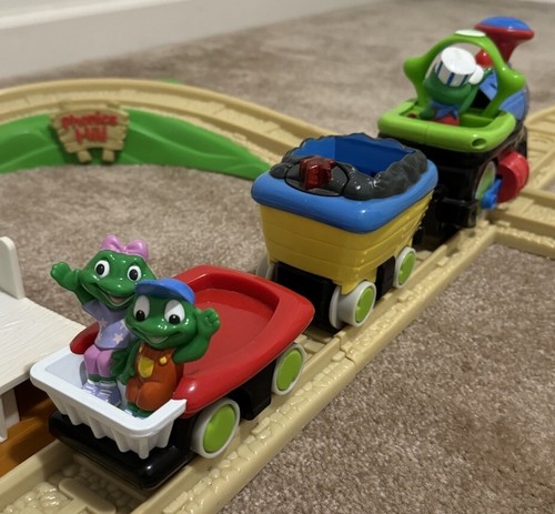 LeapFrog Leaps Phonics Railroad Alphabet Train & Track for sale online ...