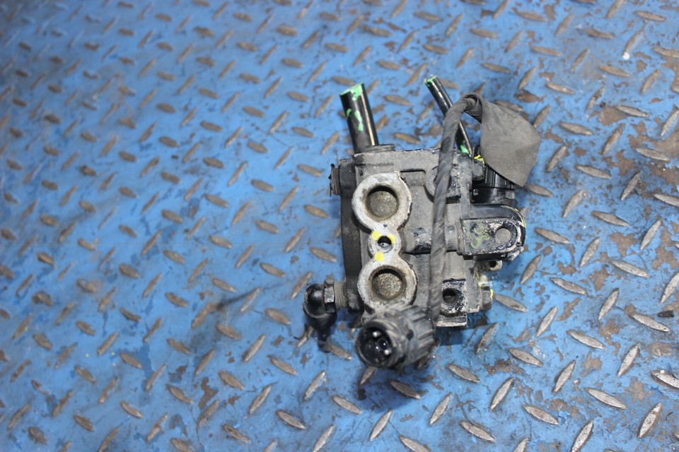 BENDIX TRACTION AIR BRAKE RELAY VALVE P/N: D591309 | eBay