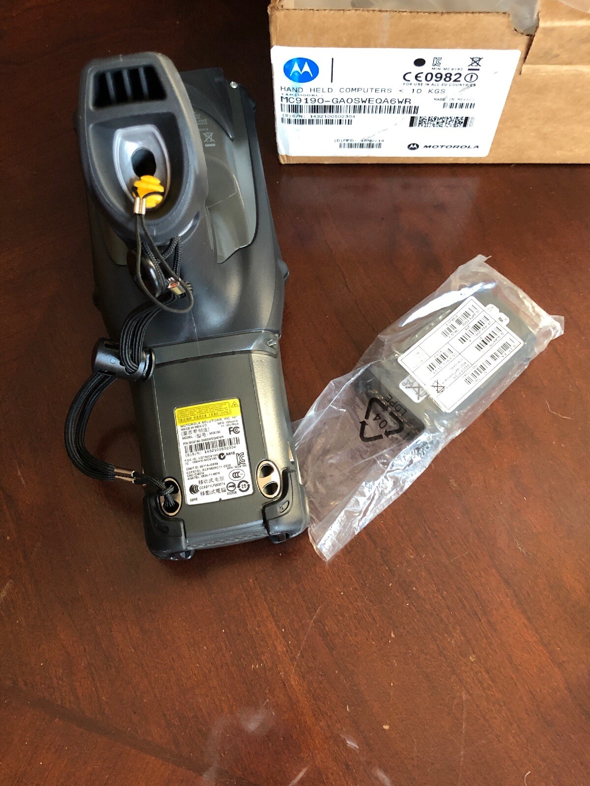 Neuf Motorola Symbol MC9190-GA0SWEQA6WR Laser Wifi BT WM6.5 256M RAM 1G ...