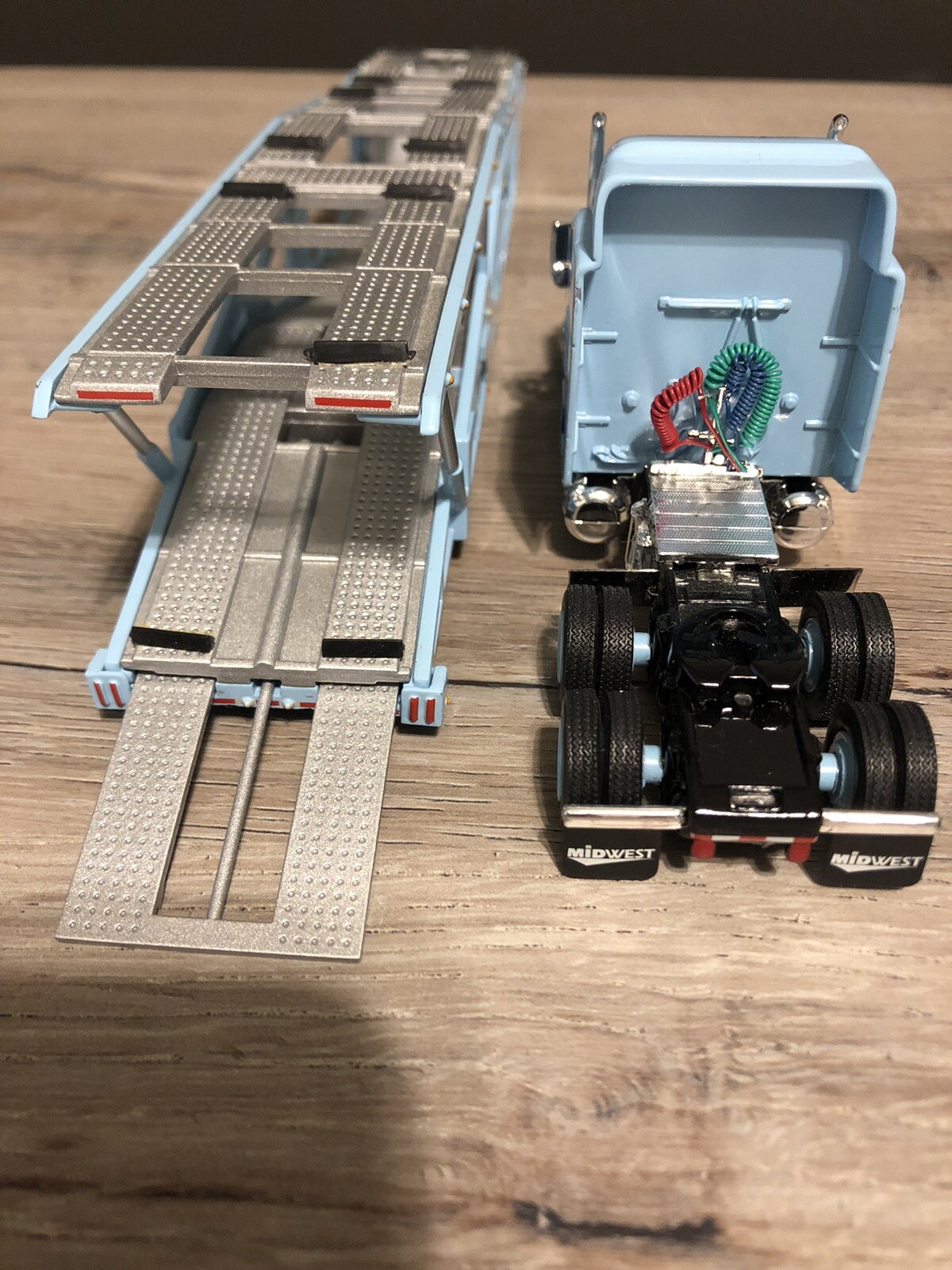 SpecCast 32916 1:64 Scale Midwest Auction Pete 379 w/ Multi-Vehcle ...