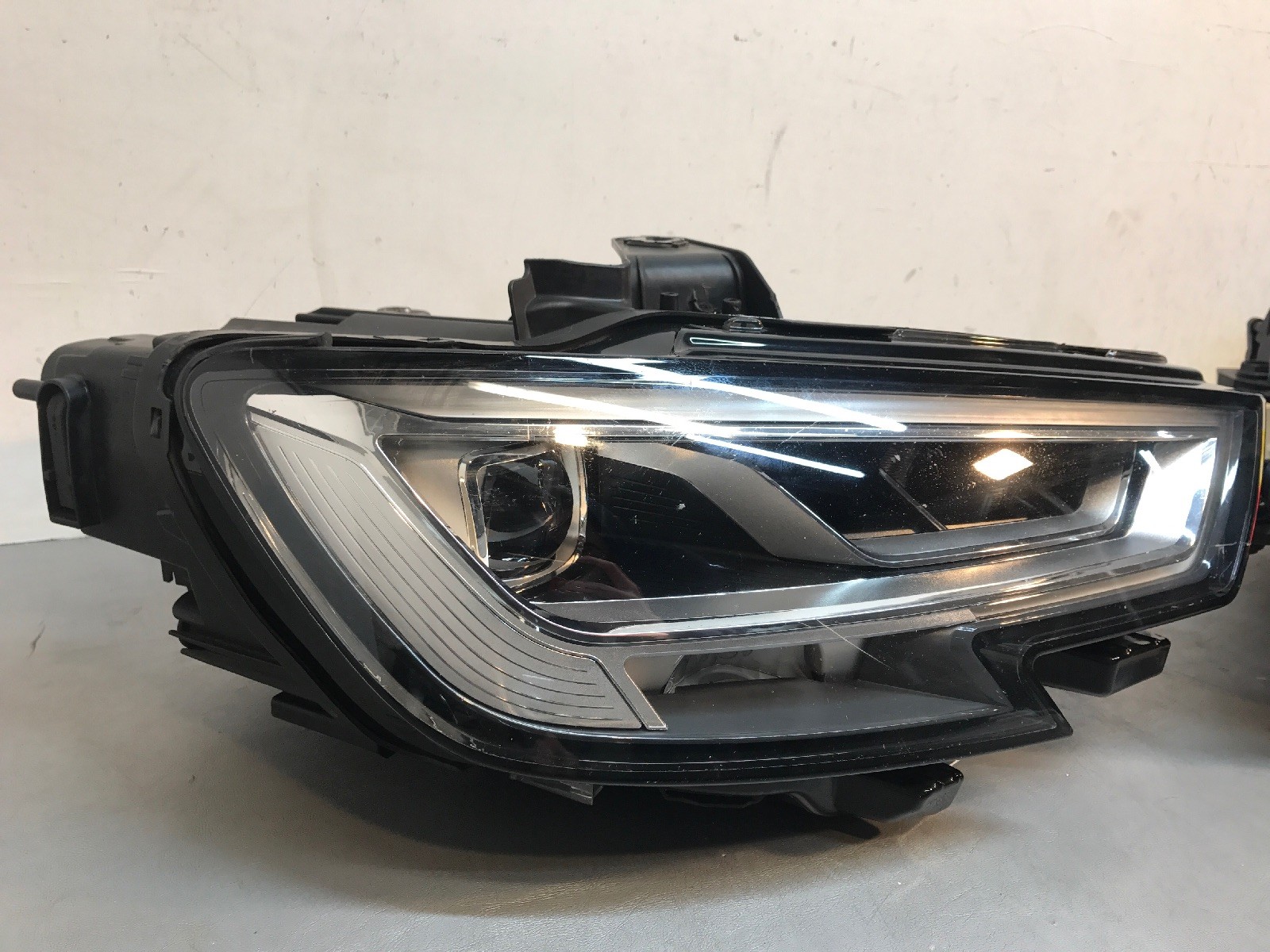 Audi A3 S3 RS3 2016-2018 MATRIX Led Xenon Headlight Set PAIRS LEFT ...