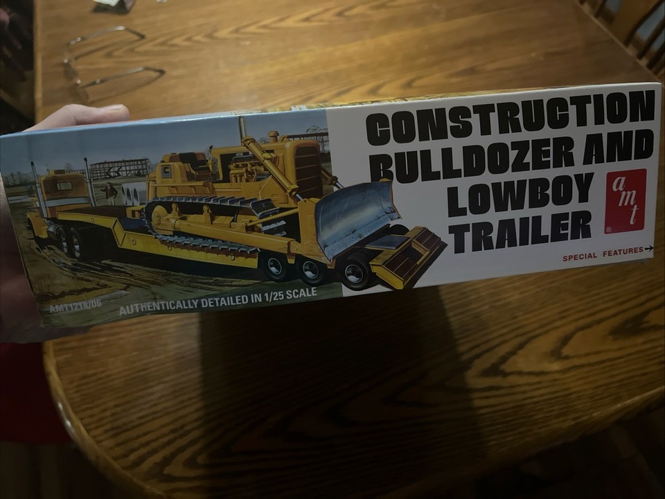 AMT Lowboy Trailer and Caterpillar Bulldozer Model Kit 1:25 Scale | eBay
