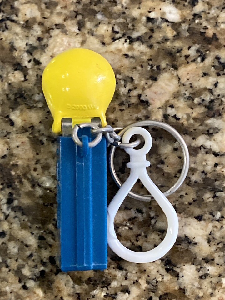 Tweety bird Pez Keychain 2000 Vintage Old Dispenser Yellow Blue Looney ...
