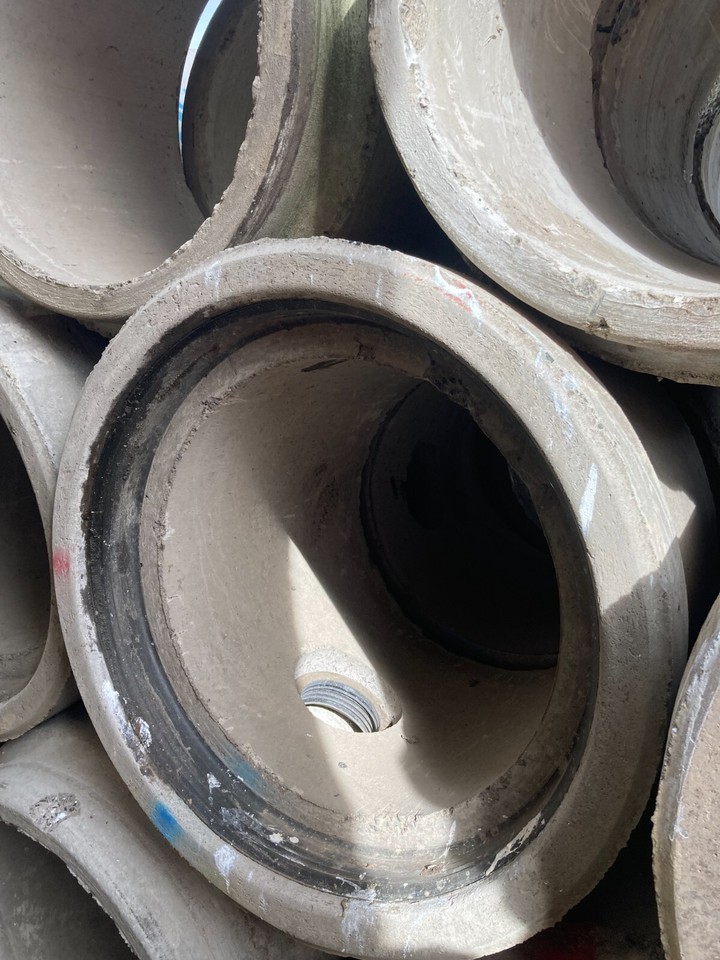 600mm Diameter Concrete Rocker Pipe | eBay UK
