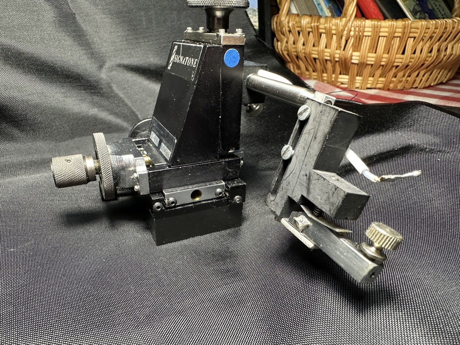 SIGNATONE S-930 MICROMANIPULATOR PROBE POSITIONER | eBay