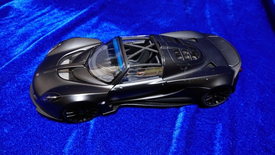 1 18 HENNESSY VENOM GT SPIDER Matt carbon Black Autoart 75401 AUTOart ...