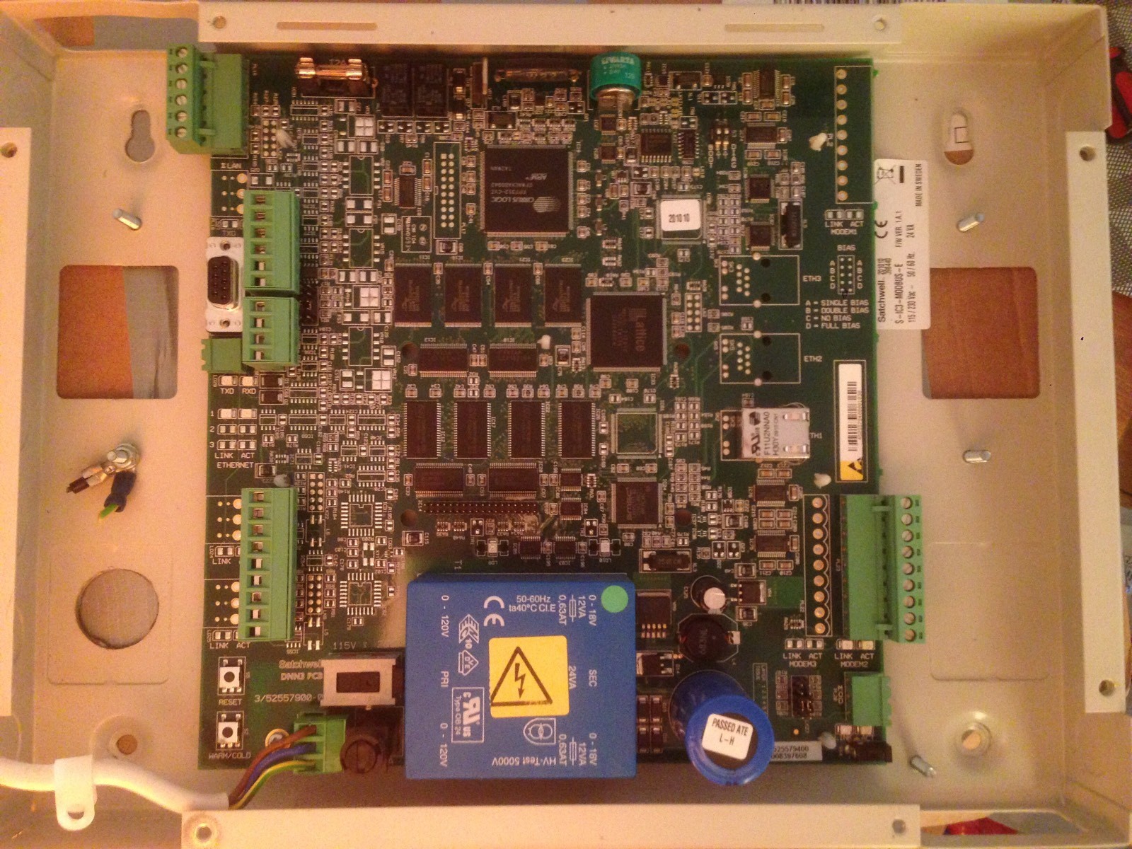 SATCHWELL SCHNEIDER SIGMA S-IC3-MODBUS-E S-IC-LON INTEGRATION ...