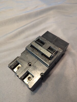 GTE Sylvania 200 Amp 2 Pole QFB24 Circuit Breaker 120/240VAC 200A 2P ...