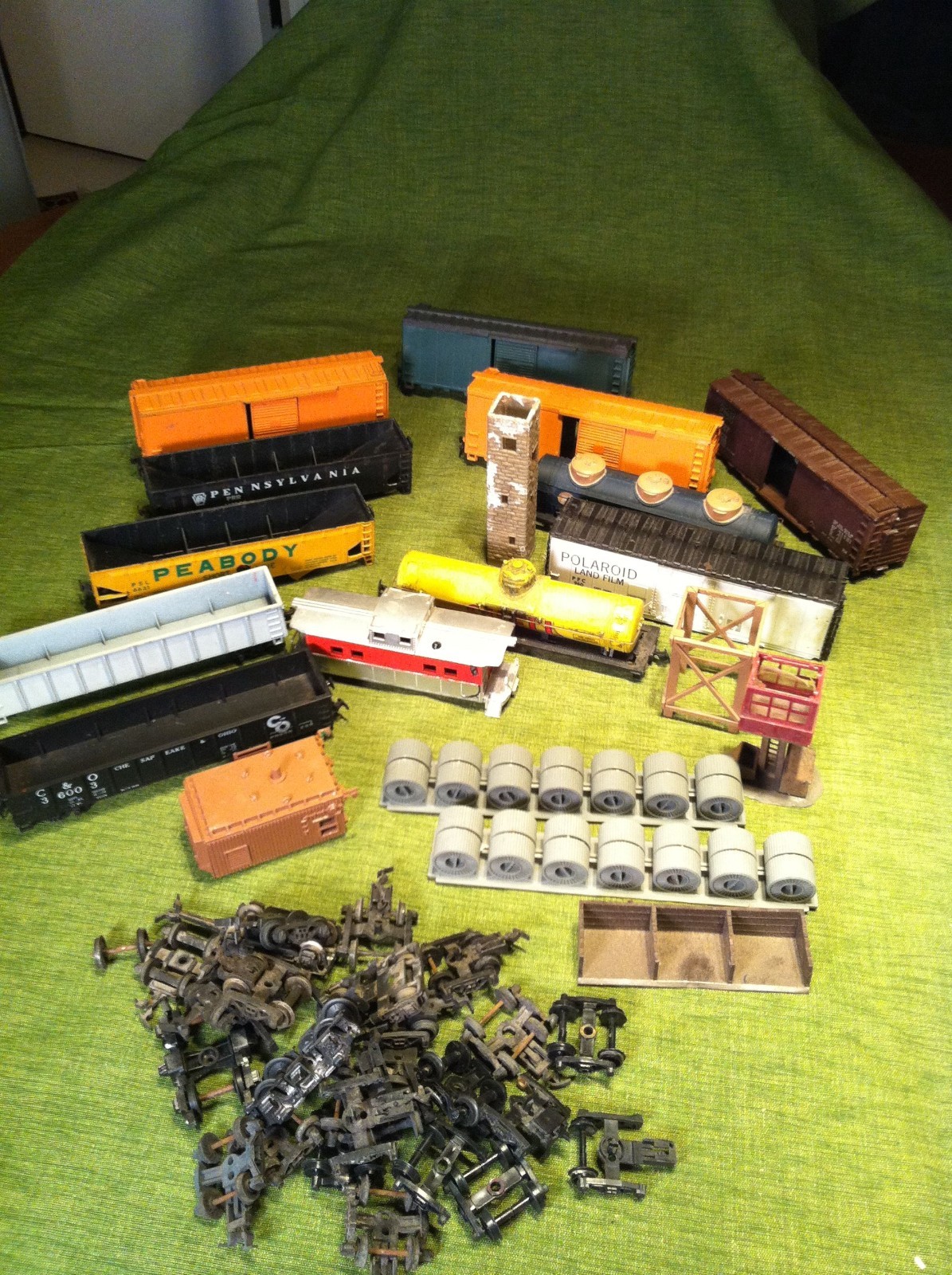 HO Large Vintage Train Collection, incl. locomotives, cars, tracks ...
