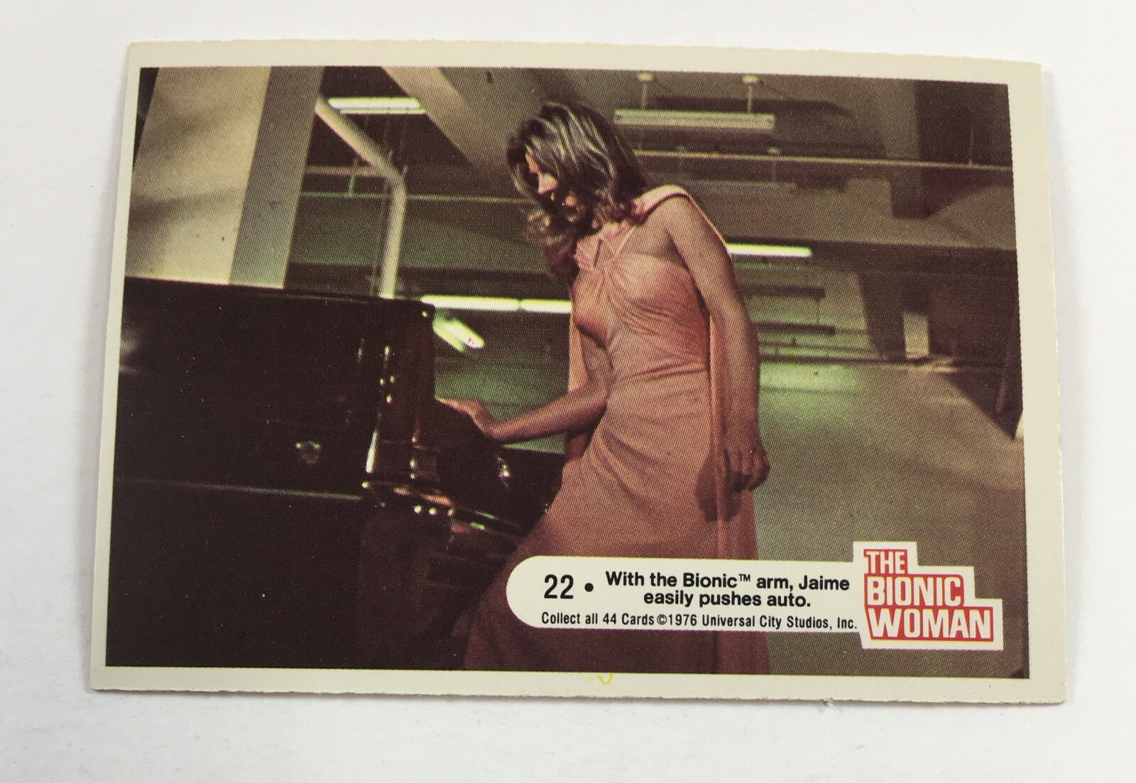 1976 The Bionic Woman Trading Card #22 Bionic Arms Jamie Easily Punches ...
