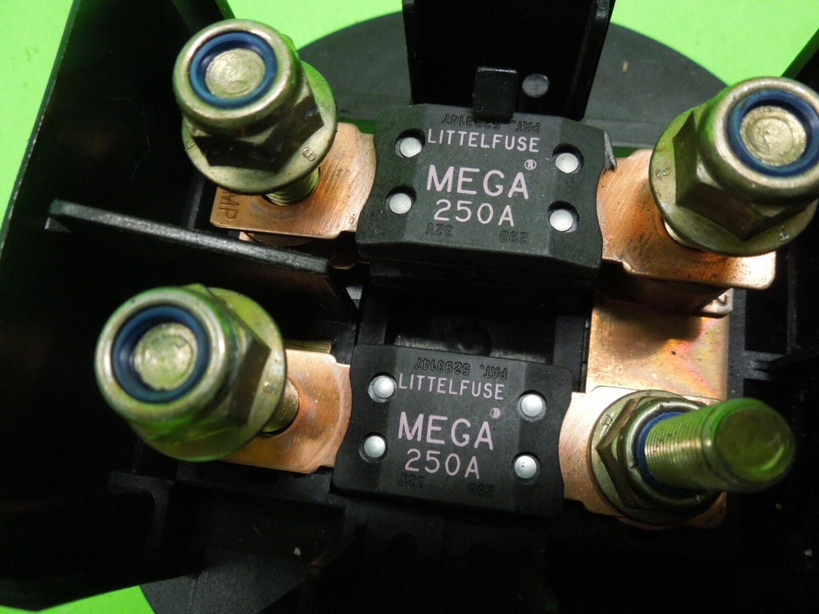 1998-03 JAGUAR XJ8 REAR TRUNK TERMINAL FUSE BOX MEGAFUSE BOX OEM Module ...