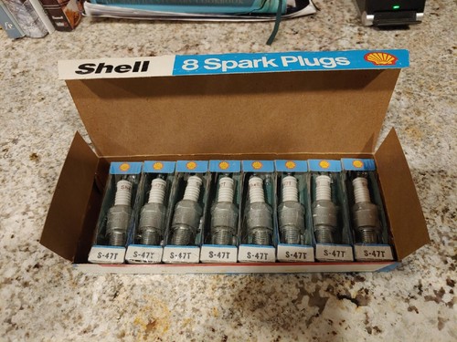 VINTAGE SHELL SPARK PLUGS S-47T FULL SET OF 8 ,SEALED. NEW OLD STOCK ...