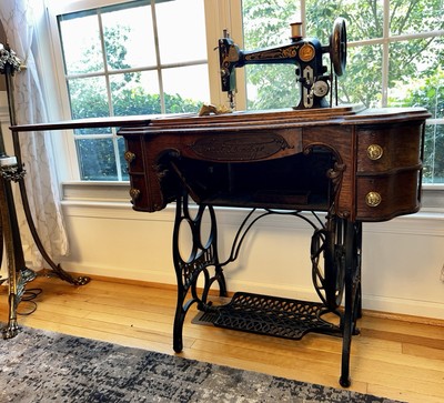 antique The Eldredge B from National Sewing Machine Co. USA in Great ...