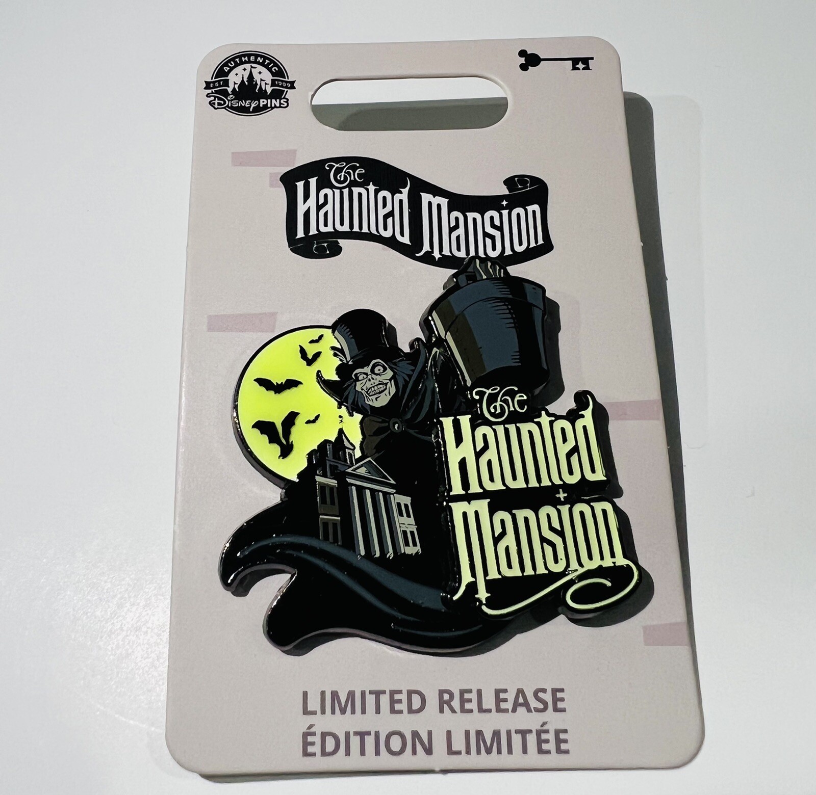 Disney Haunted Mansion Hatbox Ghost Glow In The Dark MAGIC KEY ...