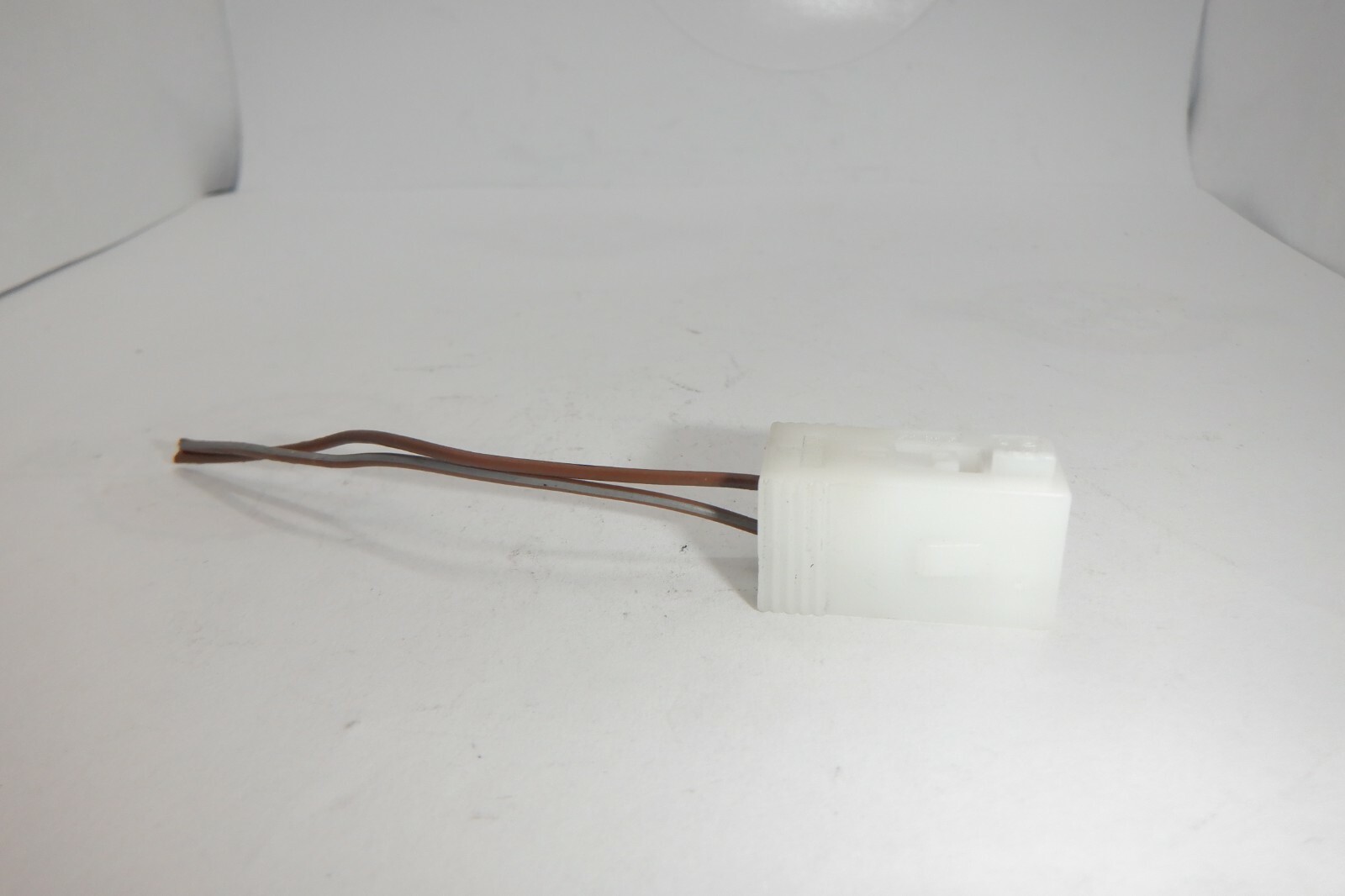 MERCEDES BENZ 07 C230 W203 PIN BUSHING HOUSING 2 PIN CONTACT 012 545 71 ...