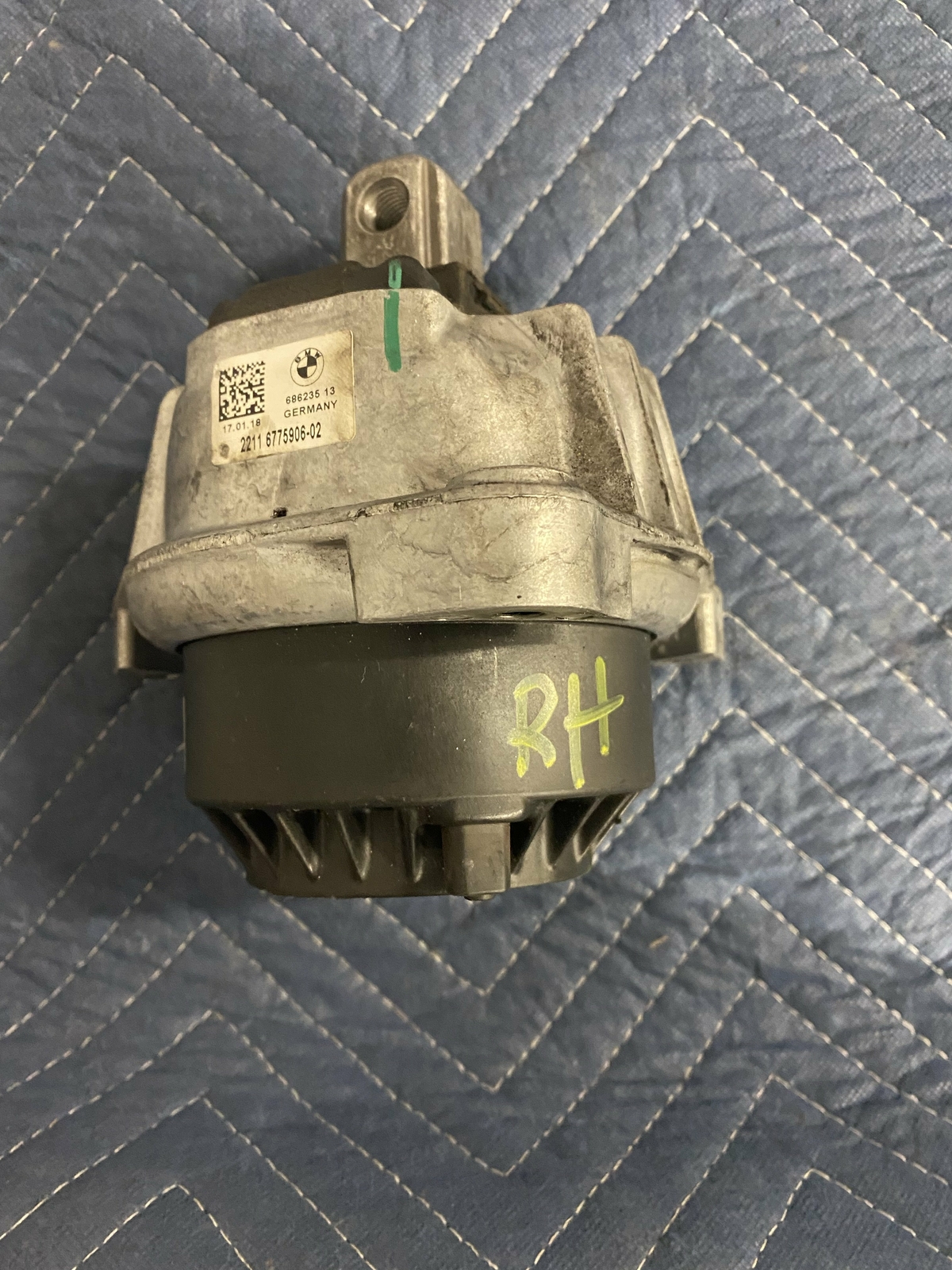 BMW 5 Series F07 GT Engine mount right F10 F01 F02 6775906 22116775906 ...