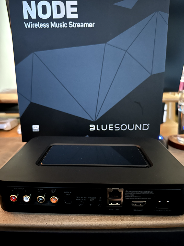 Bluesound Node N130 schwarz in perfektem technischen und physischen ...