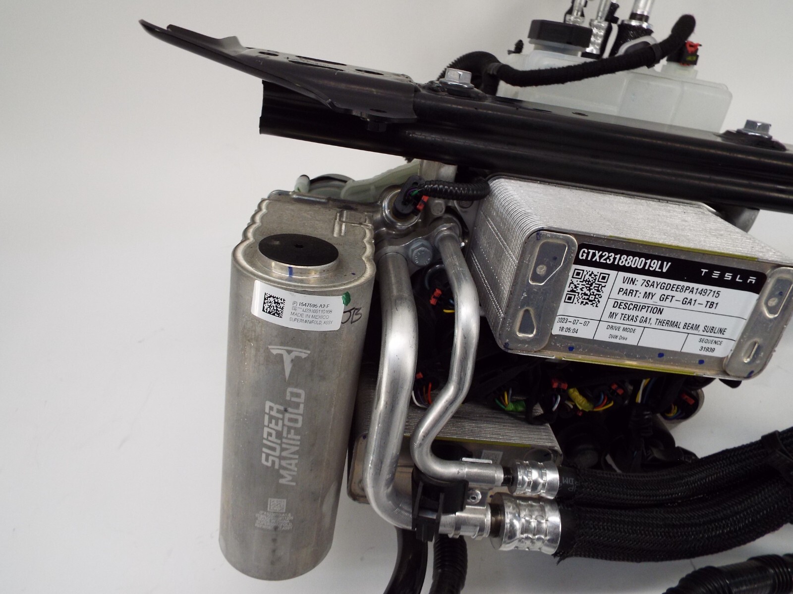 2023 Tesla Model Y Supermanifold Chiller Coolant Tank 1547595-A2-F | eBay