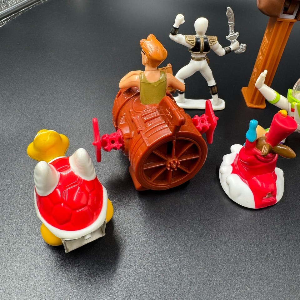 Vintage Collectible Cartoon Figurines Bundle of 16 Disney Looney Tunes ...