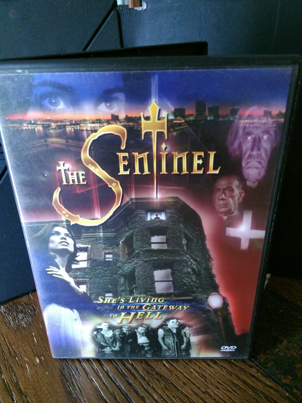 The Sentinel (DVD) Cristina Raines, John Carradine, Chris Sarandon ...