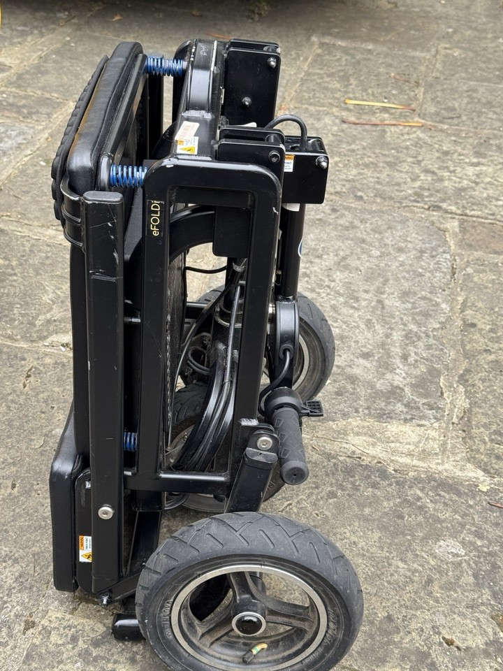 eFoldi Lite mobility scooter 1st Edition-2 batteries with fault-Romford ...