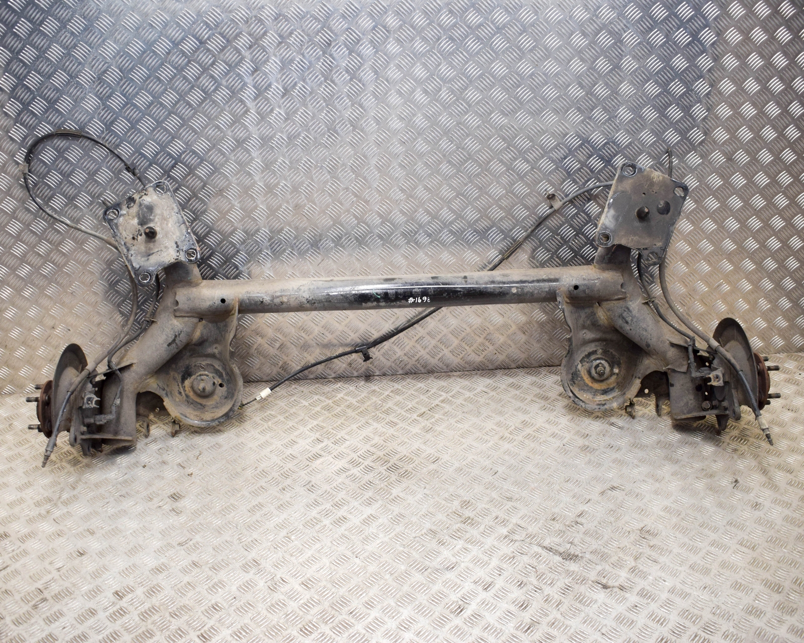 FORD TRANSIT CONNECT MK2 Rear Axle W/ Spindles DV61-5K952-BF 1.5Diesel ...