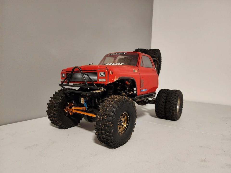 Axial SCX10 Original Custom chevy square body dually ( Please read the ...
