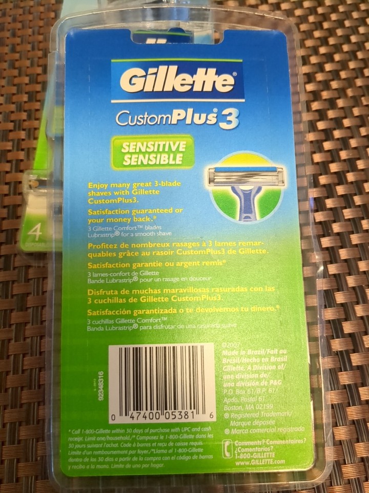 2 Packs of Gillette Custom Plus 3 Sensitive Disposable Razors Total Of ...