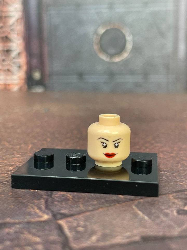 Amazonian Wonder Woman - LEGO Official Head - 626cpr0902 - #251 Maria ...